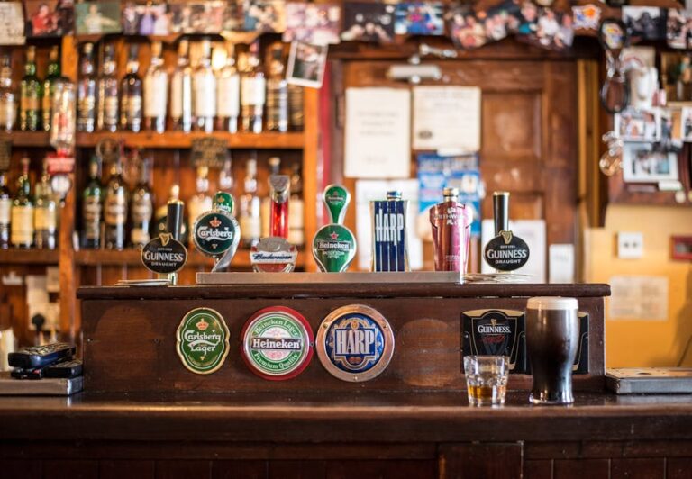 Best Pubs in Manchester | Traditional & Gastropub Guide